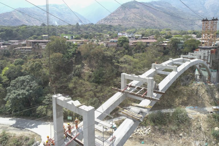 CFCSL Construction of Maranura Bridge, Cuzco, Peru, is progressing at a ...