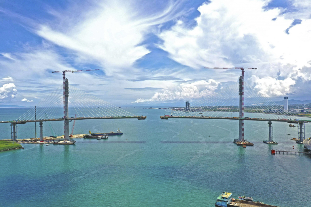 CFCSL The Cebu-Cordova bridge (Philippines) connected to the access ...