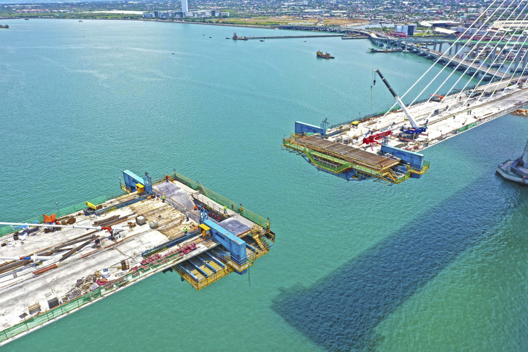 CFCSL The Cebu-Cordova bridge (Philippines) connected to the access ...
